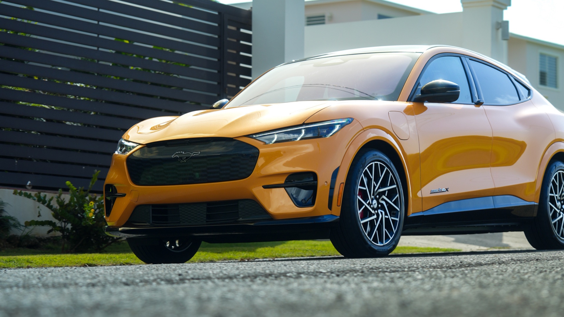 Con buenas notas Mustang Mach-E y Ford Explorer - Nación Social