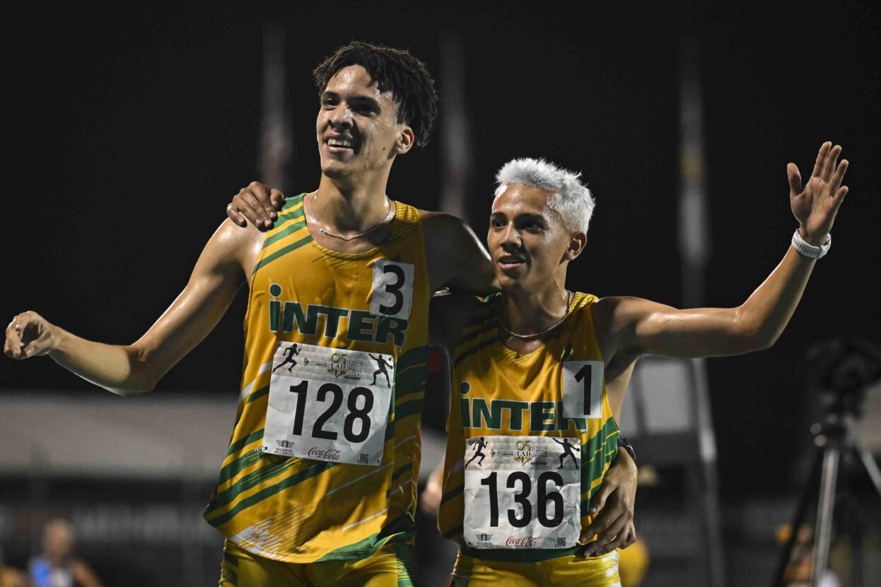 UAGM impone la marca del relevo 4x400 mixto - Nación Social